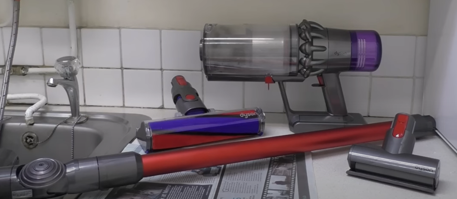 8 Best Dyson V8 Filter Replacement Options (2025 Guide)